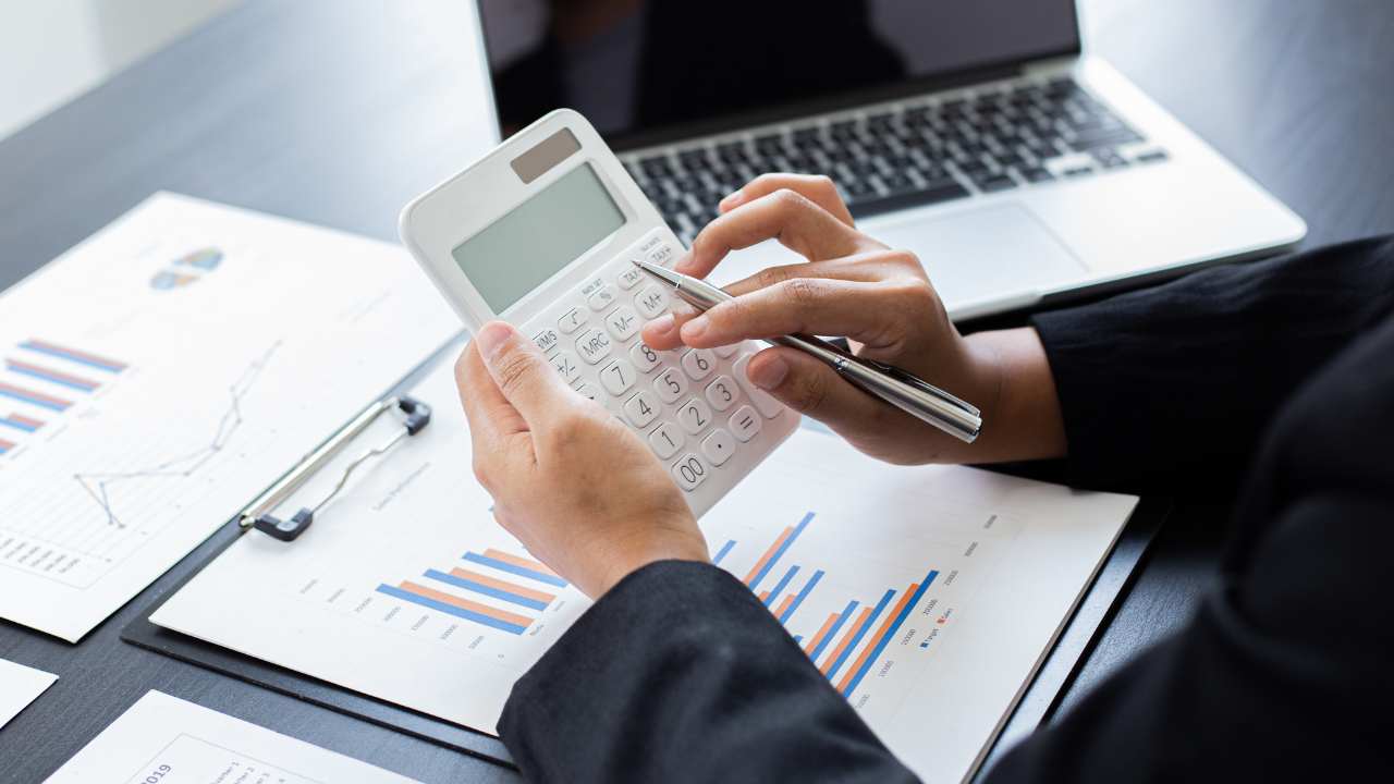 Aumento del salario básico en Ecuador para 2026 se fija en USD 12